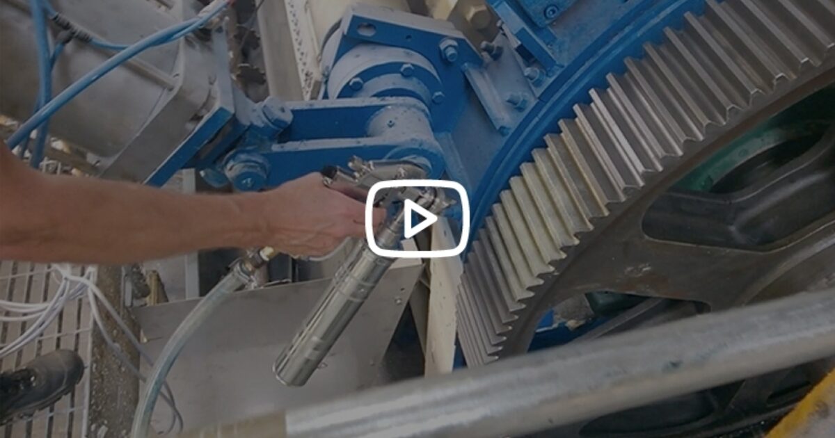 Lubrifier correctement les engrenages ouverts dans… | Interflon